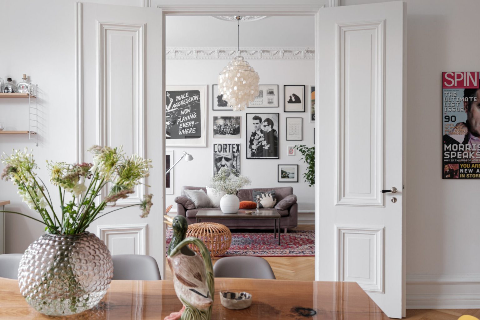 Stylowy salon z aneksem kuchennym - Szczypta Designu - blog wnętrzarski ...